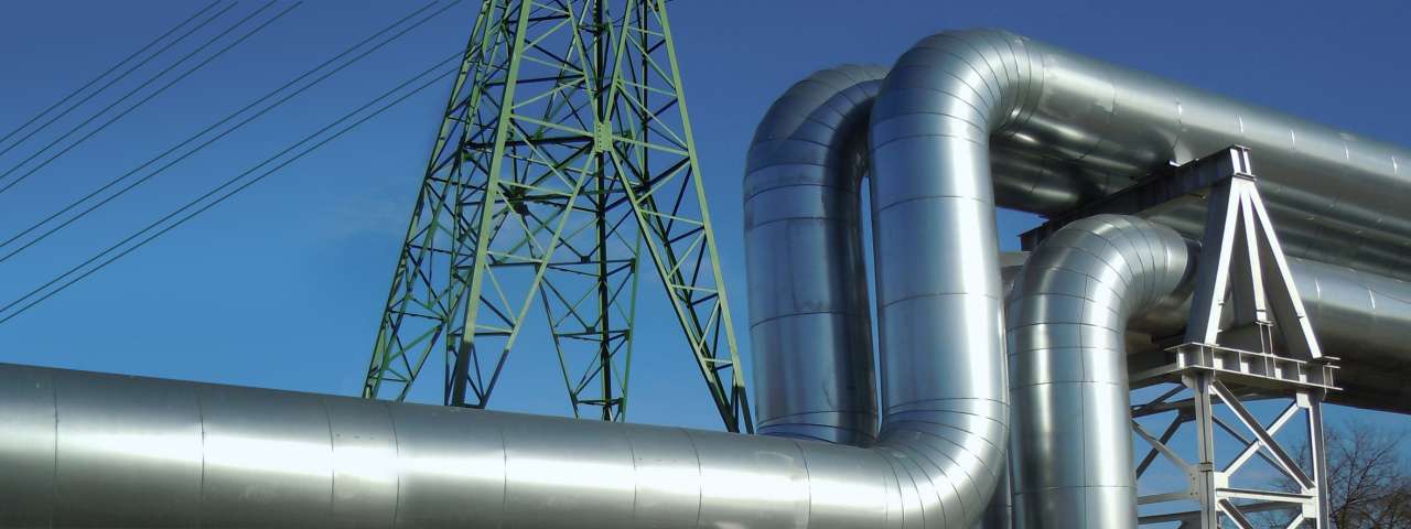 Lightning and surge protection for pipelines