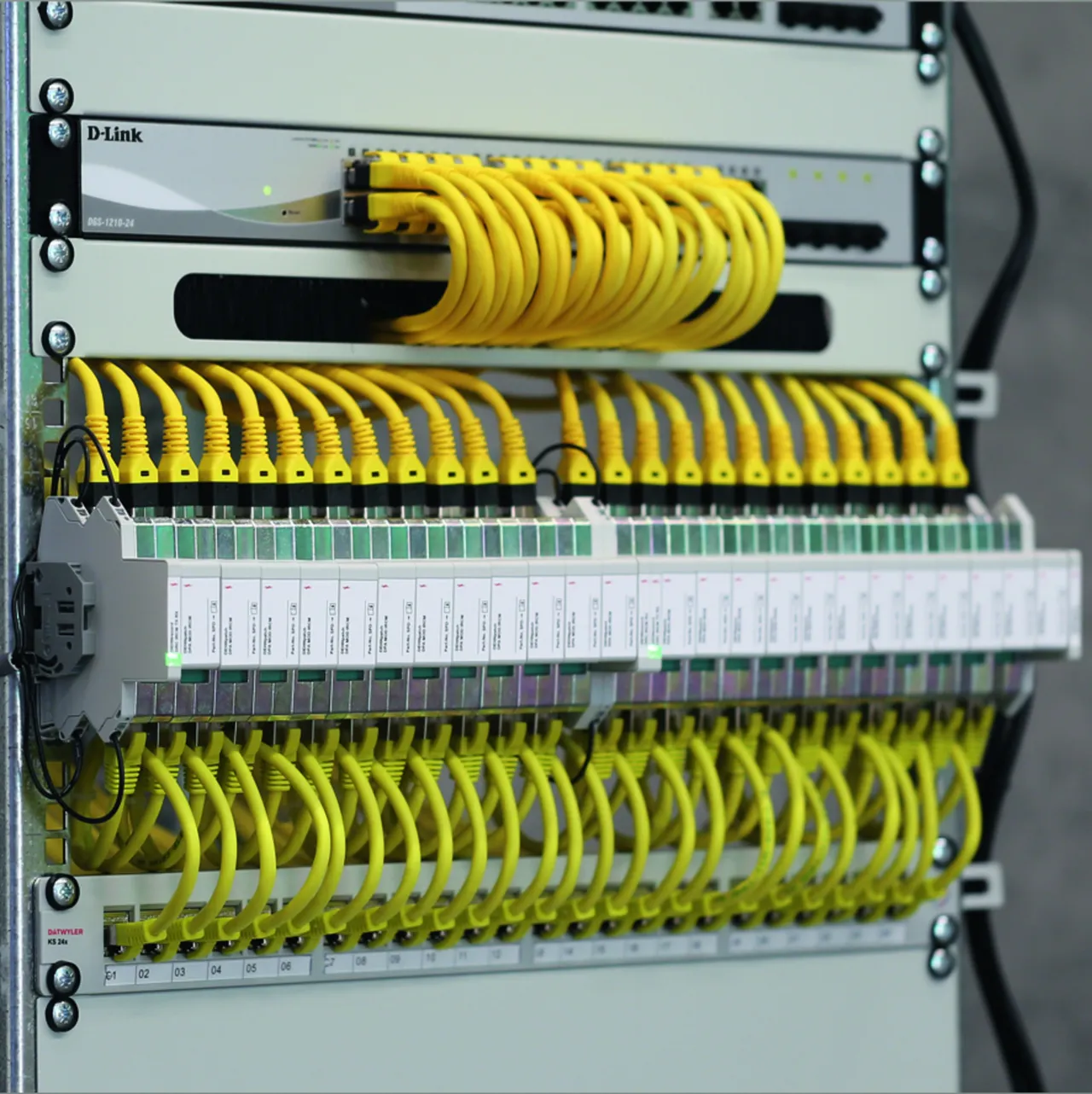 DEHNpatch – Arrester for Data Networks and Ethernet Applications | DEHN